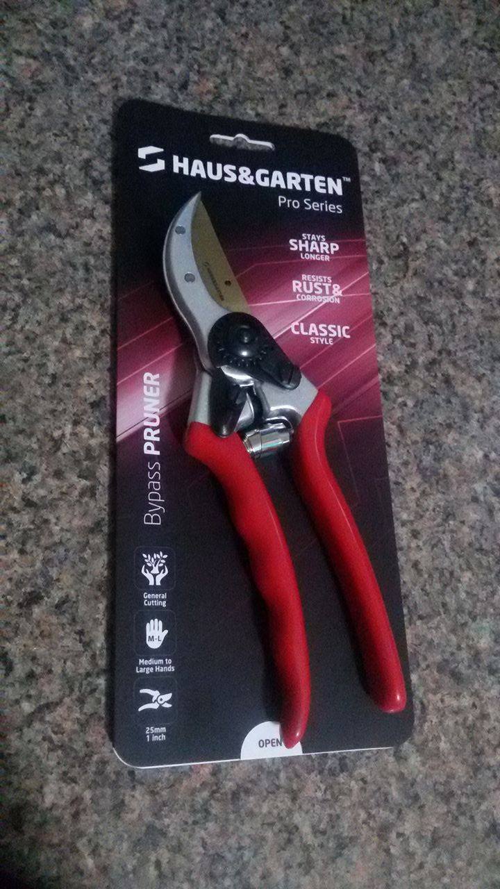 MSGPR Team Tries Out Bypass Pruners | Texas Forest Country Living