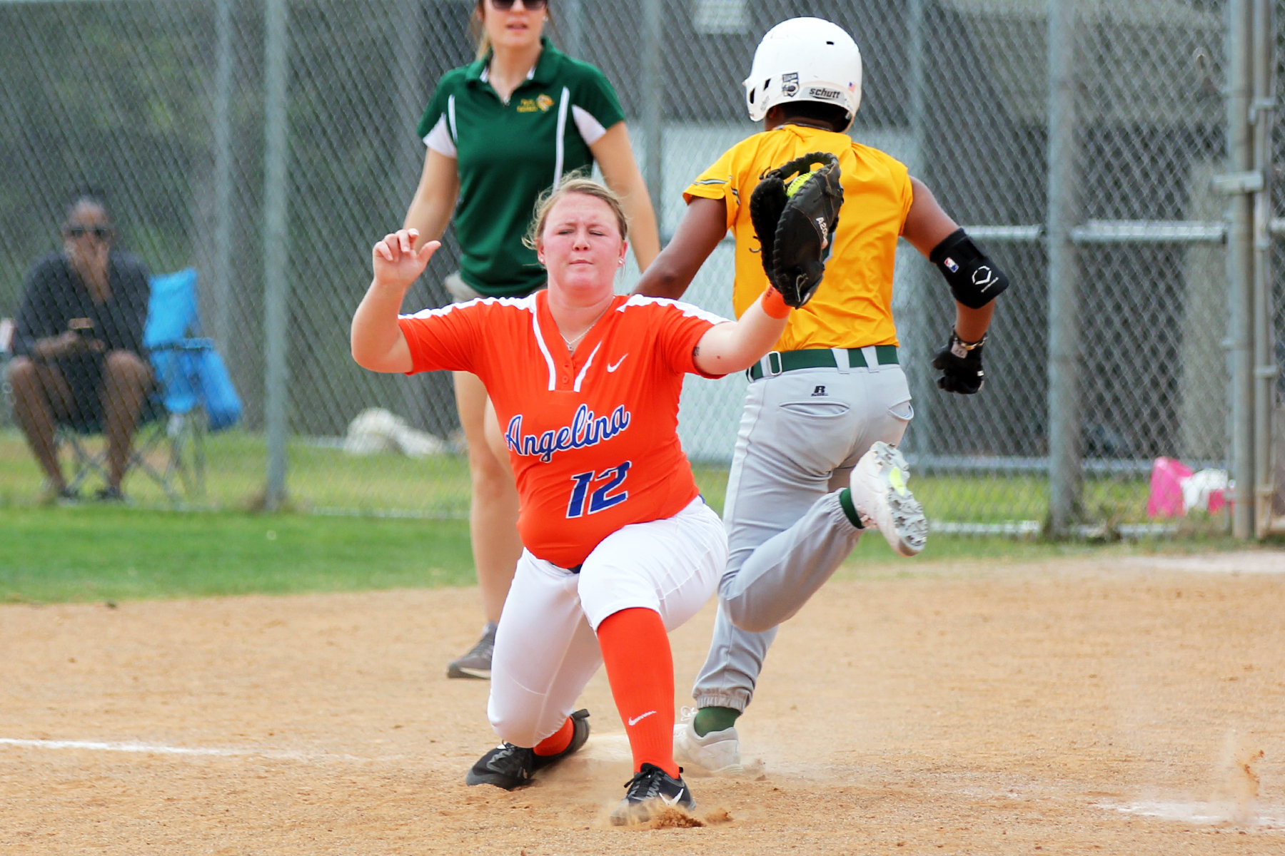 No. 12 Lady Roadrunners Sweep Paris to Earn First Conference Wins ...