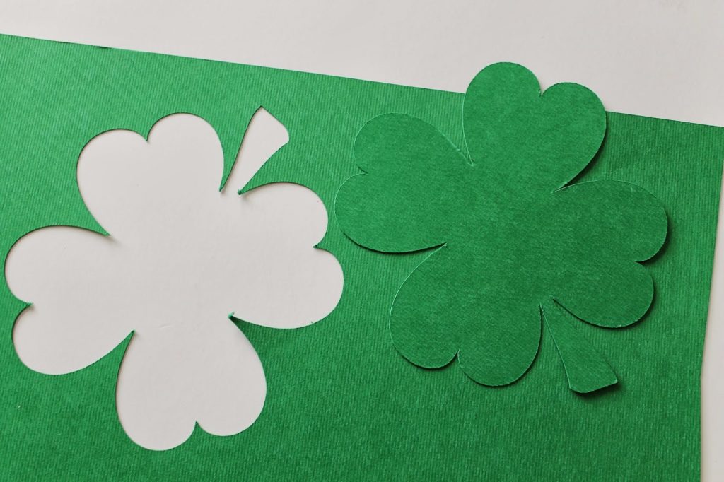 Easy Shamrock Block Tutorial - Texas Forest Country Living